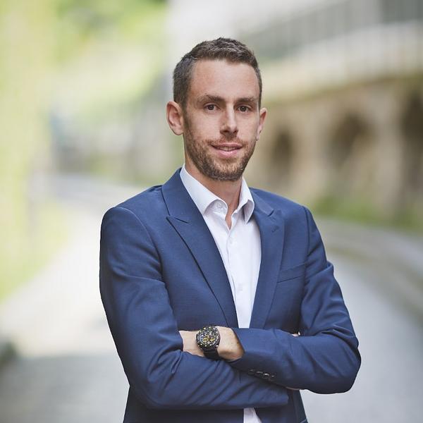 Adrien Hardy's Investing Profile - Super Capital VC Investor | Signal