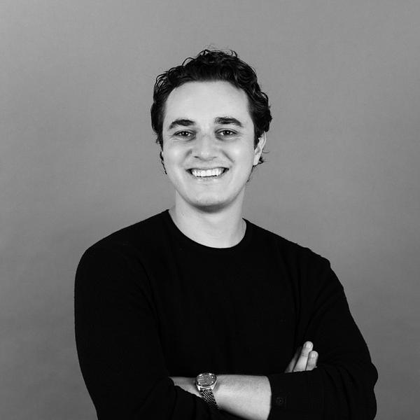 Ian Hall's Investing Profile - VMG Partners Associate | Signal