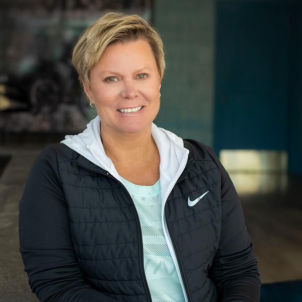 Tracy Benson's Investing Profile - 01 Advisors Advisor | Signal