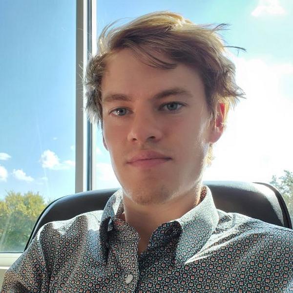 Nicholas Racz's Investing Profile - Outlier Ventures Partner | Signal