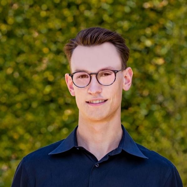 Harry Morris' Investing Profile - Alpha Edison Analyst | Signal