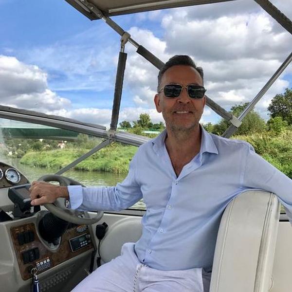 Ian Scarffe's Investing Profile - Managing Partner | Signal