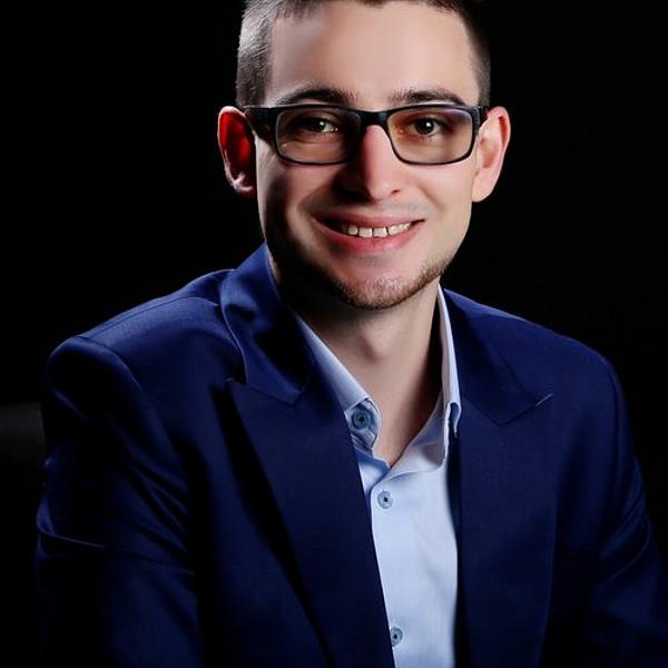 Daniel Derzic's Investing Profile - Hartmann Capital Associate | Signal