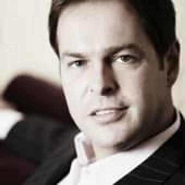 Peter Jones' Investing Profile - Angel | Signal