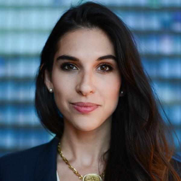 Jéssica Leão's Investing Profile - Maverick Ventures Principal | Signal
