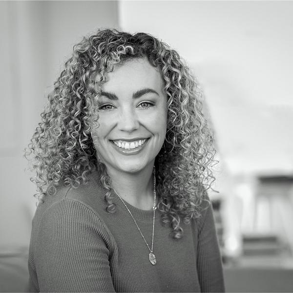 Lauren Pitre's Investing Profile - Thiel Capital Associate | Signal