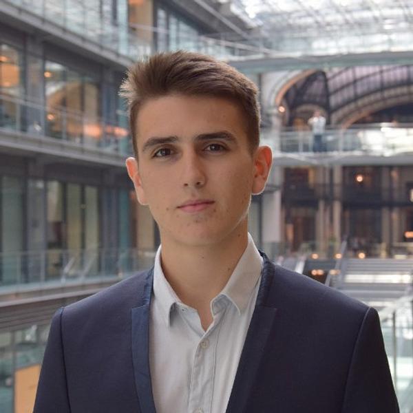 Hugo Tranzer's Investing Profile - Quadrille Capital Analyst | Signal